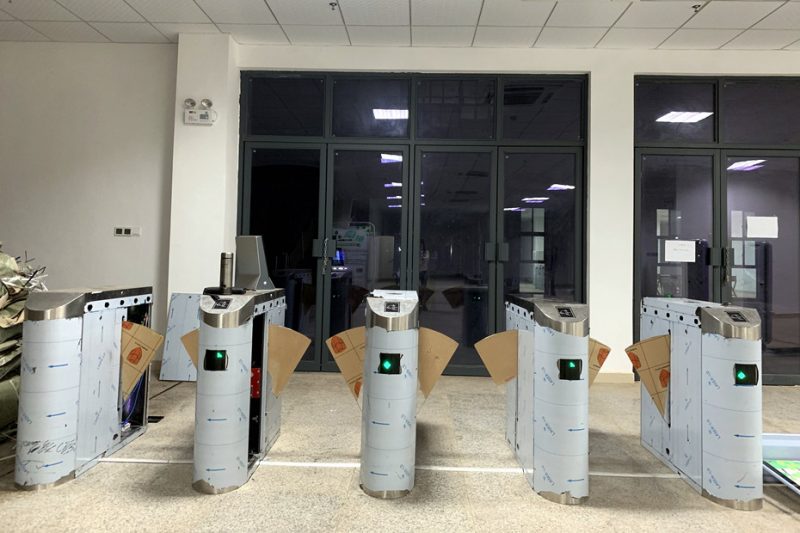 Flap barrier access control system 2023 - MairsTurnstile