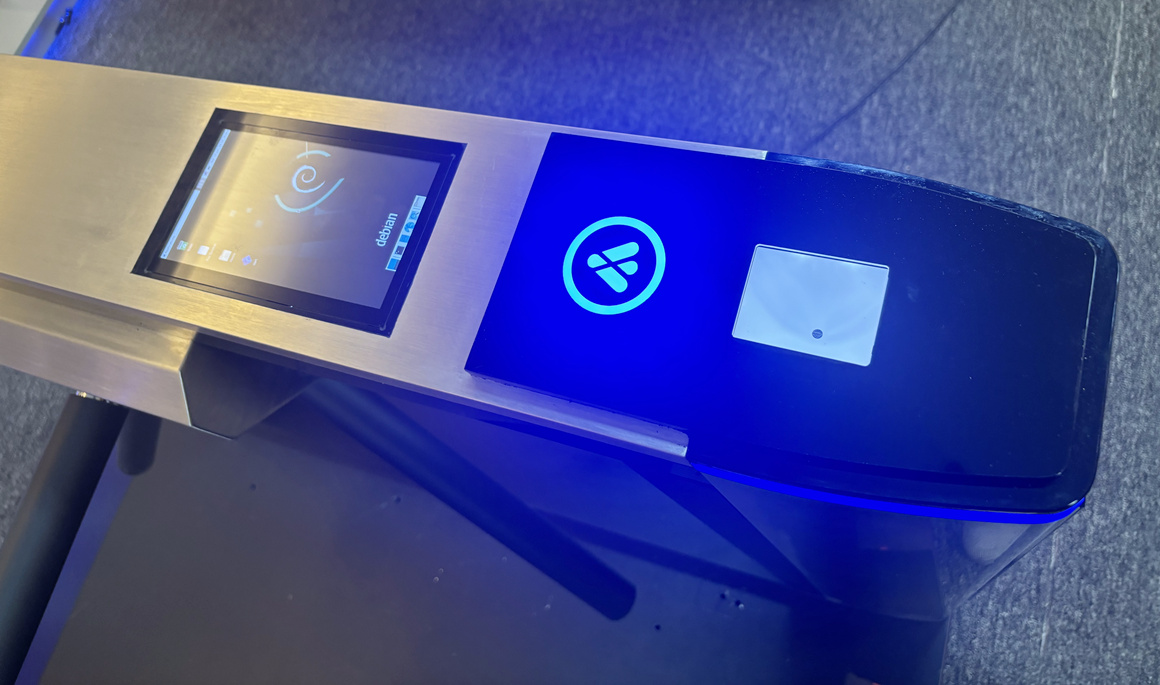 Why use turnstile gate with card reader in 2025？